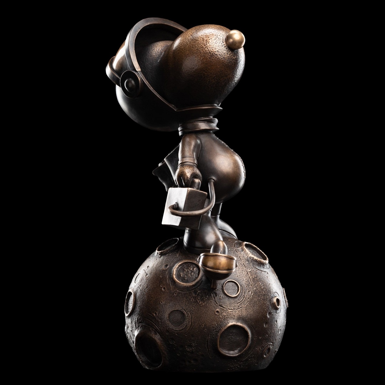 Die Peanuts Bronze Statue Snoopy: First Beagle on the Moon Limited ...