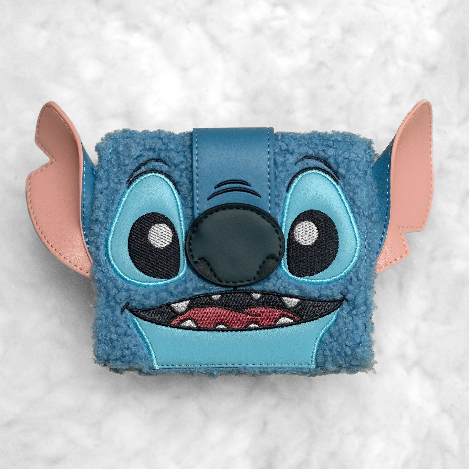 Lilo & Stitch purses Buy fan merchandise | elbenwald.de