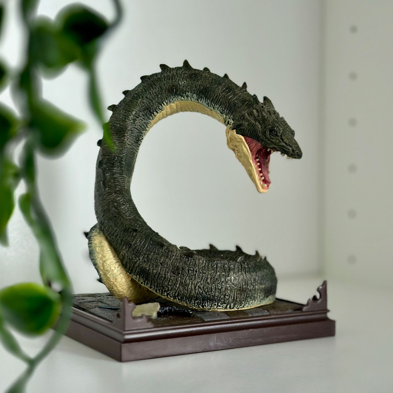 Basilisk - Harry Potter Magical Beasts figure | Elbenwald