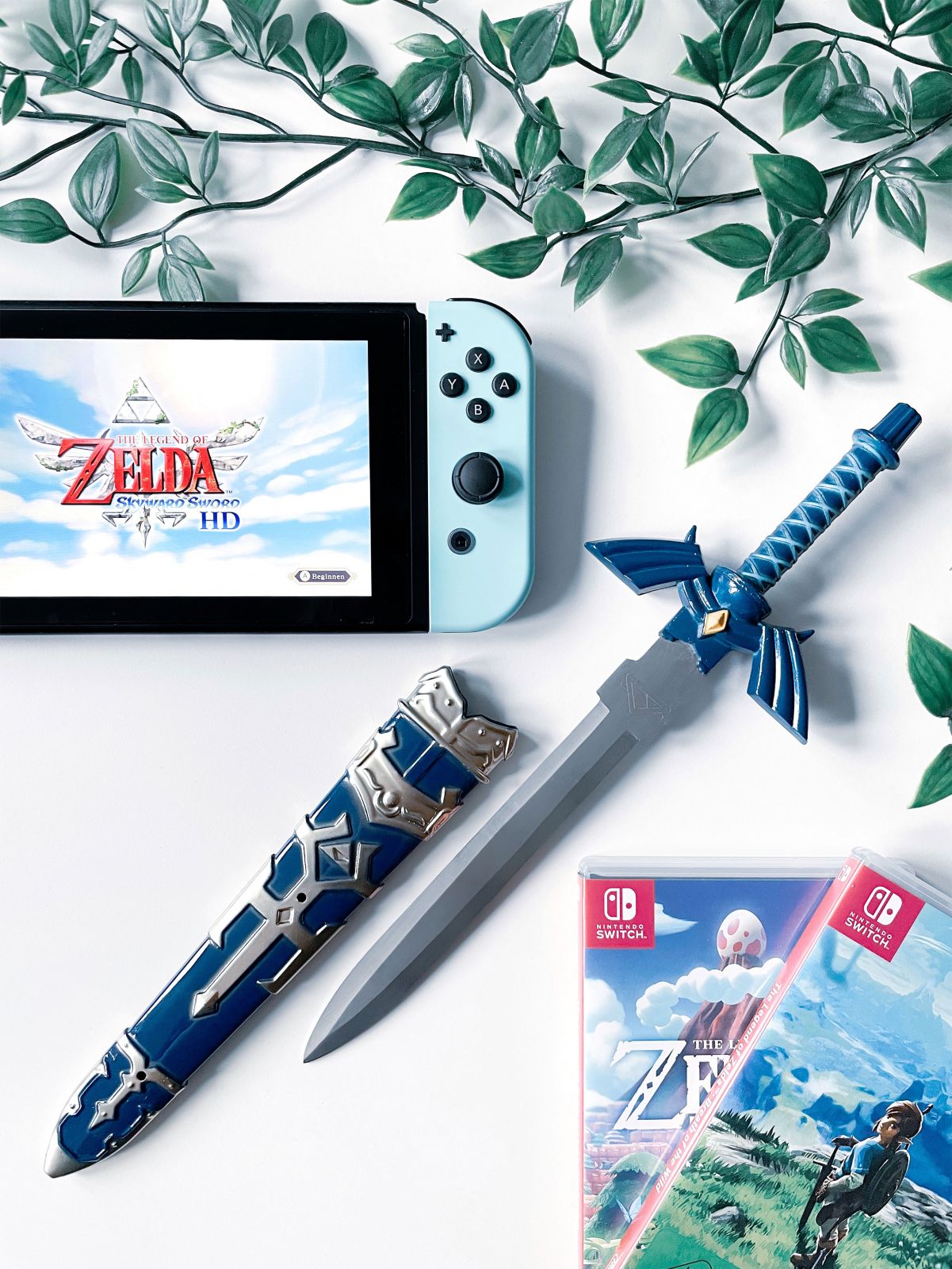 Master Sword Miniature Replica with Sheath for Zelda Fans | Elbenwald