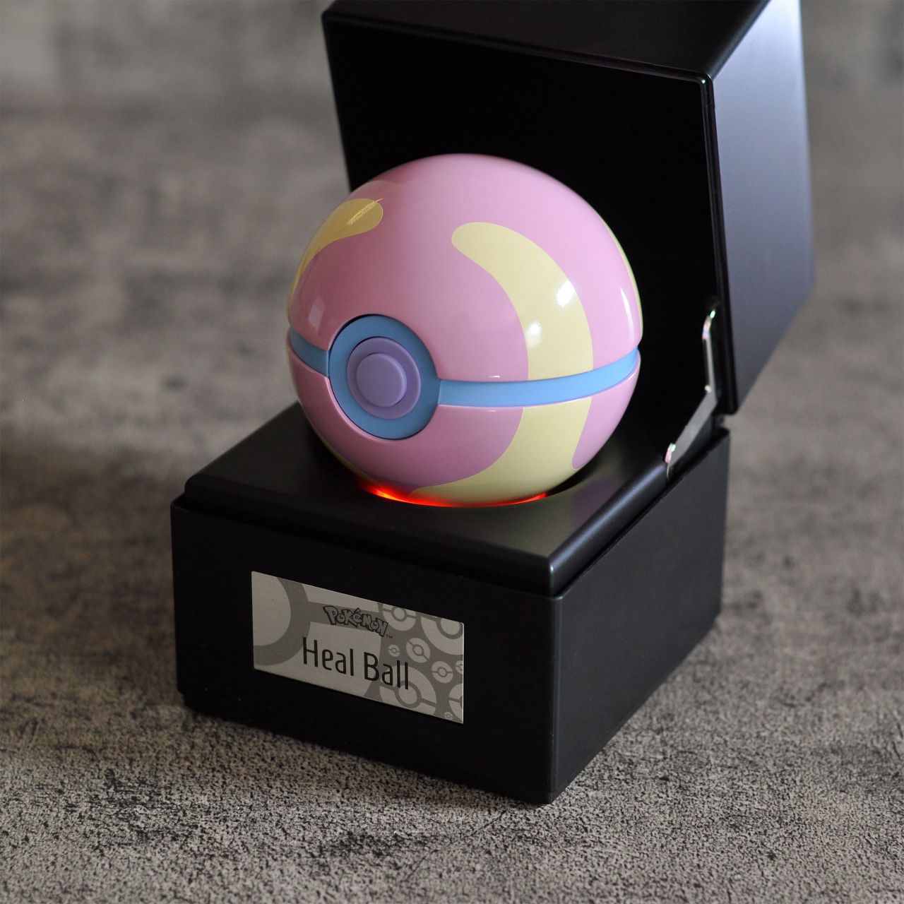Pokemon - Heal Ball Replica with Light | Elbenwald