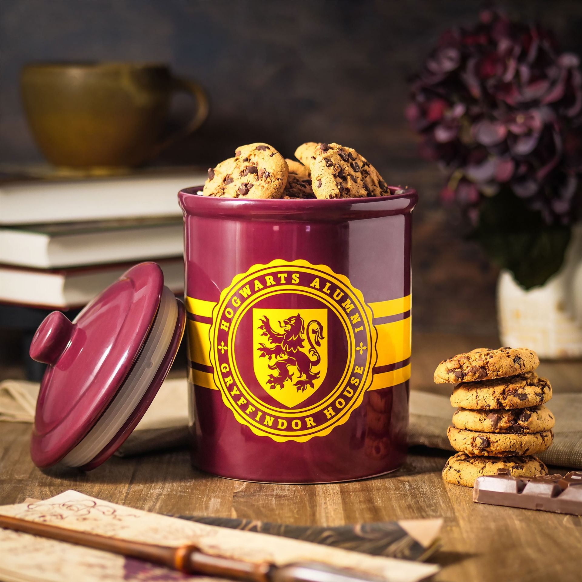 Gryffindor Hogwarts Alumni Cookie Jar - Harry Potter | Elbenwald
