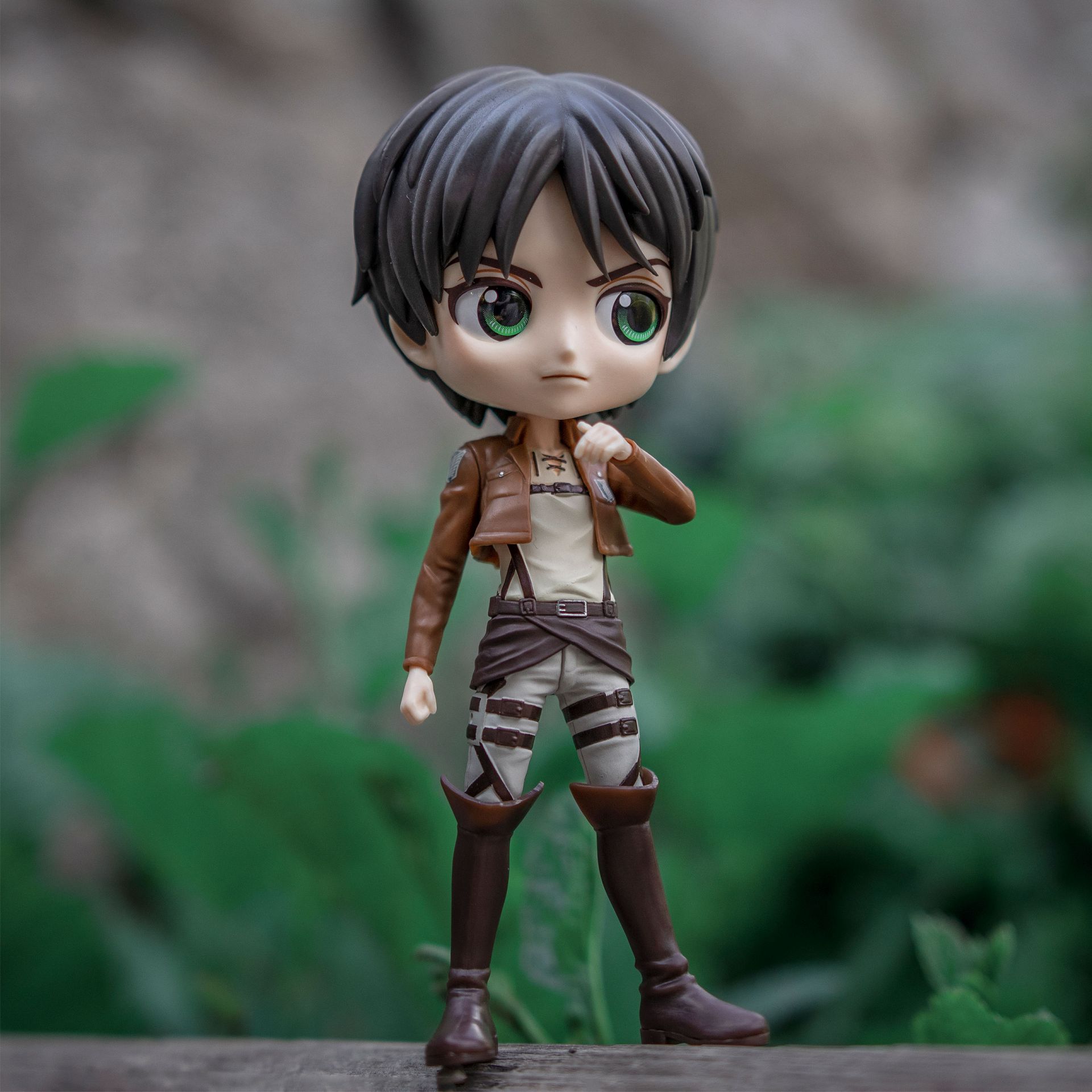 Attack on Titan - Eren Jaeger Q Posket Figur Version A | Elbenwald
