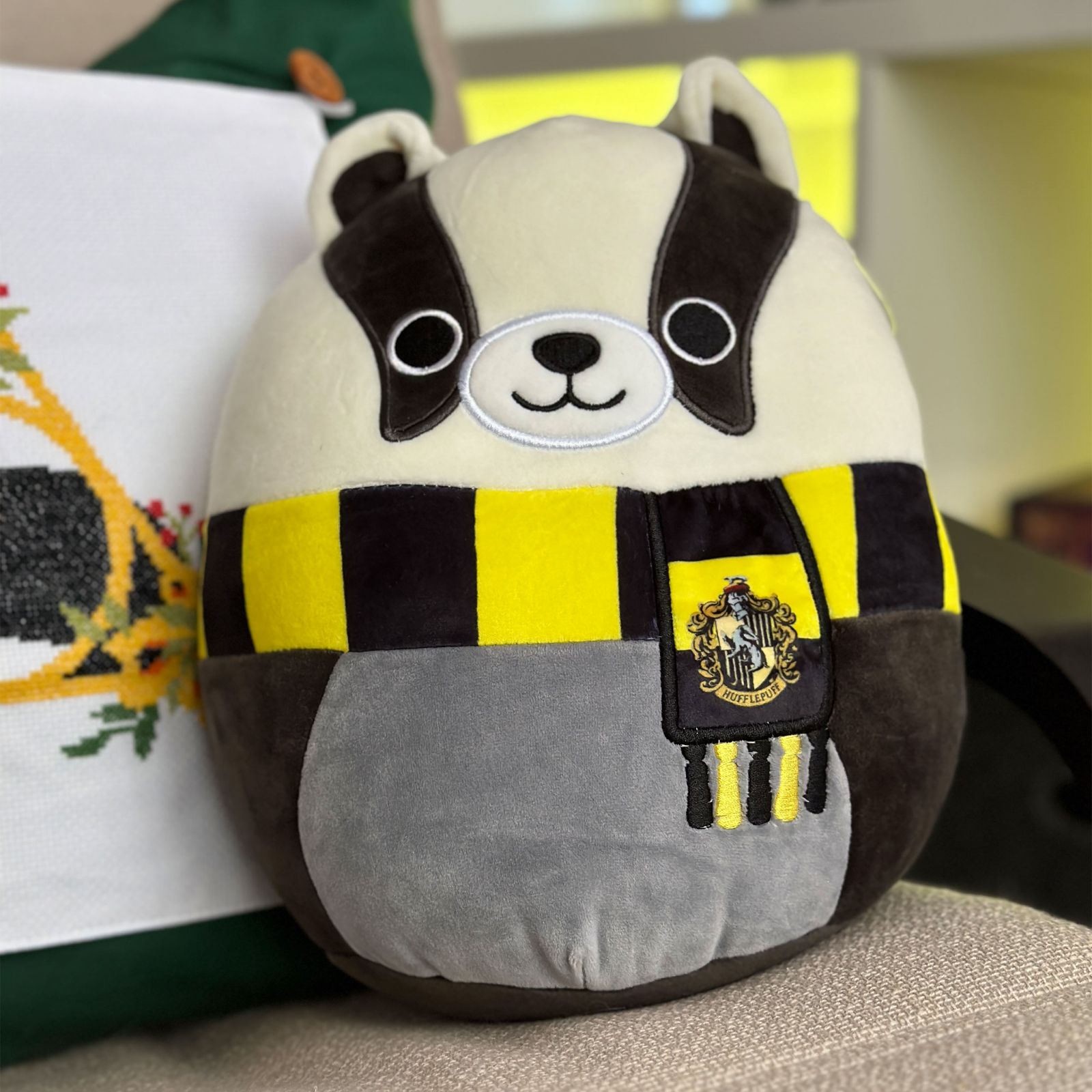 Harry Potter - Hufflepuff Badger Squishmallows Plush Figure | Elbenwald