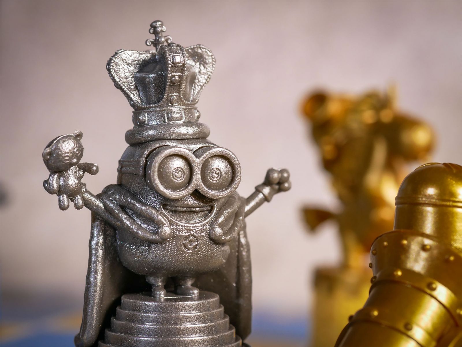 Minions - Medieval Mayhem Chess Game | Elbenwald