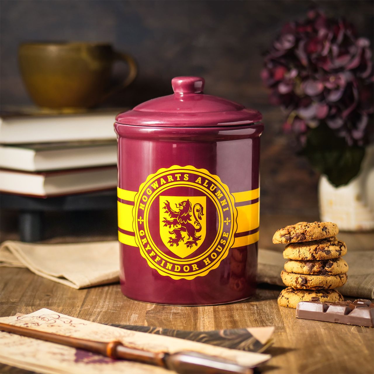 Gryffindor Hogwarts Alumni Cookie Jar - Harry Potter | Elbenwald