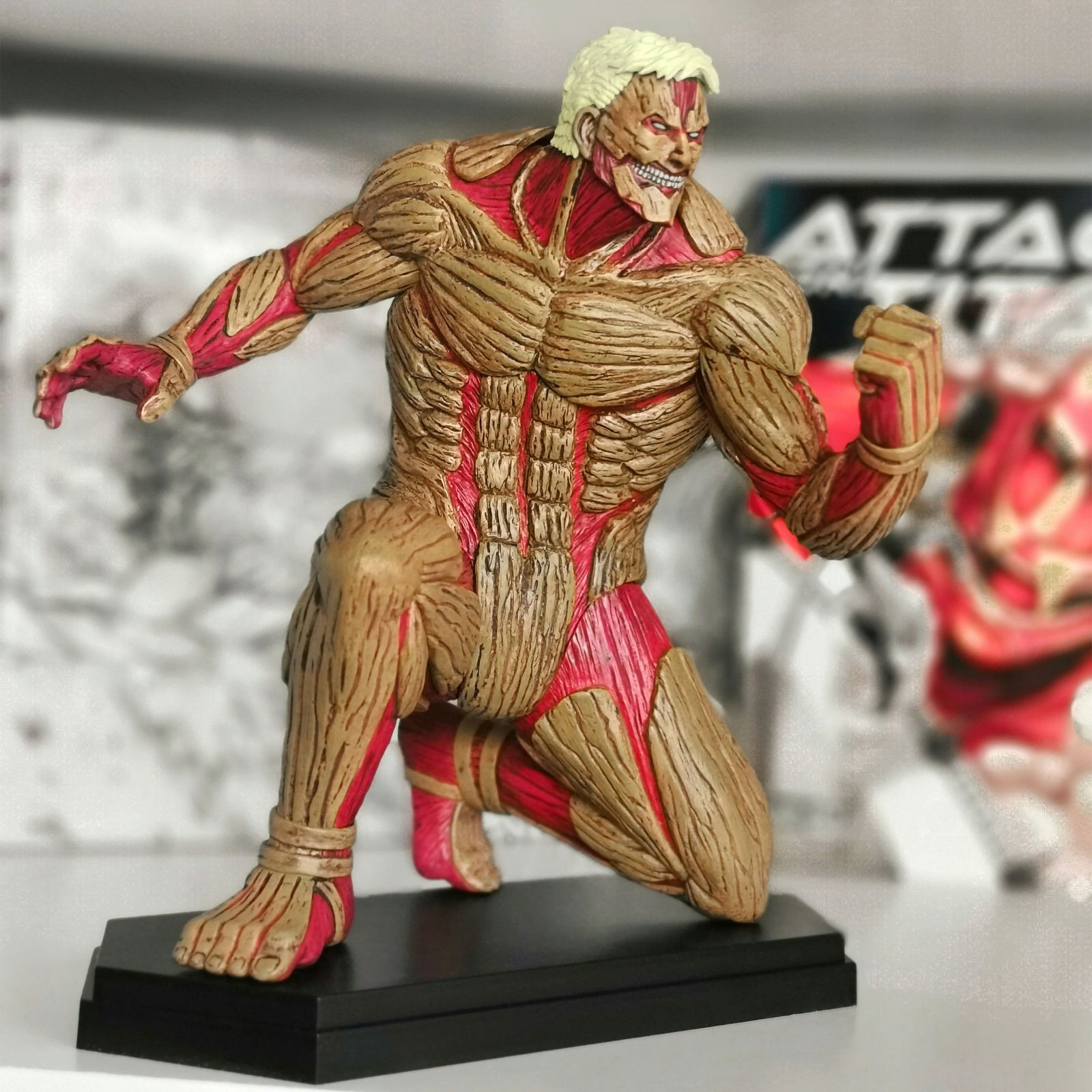 Attack on Titan - Figurine Reiner Braun Version Armored Titan | L ...