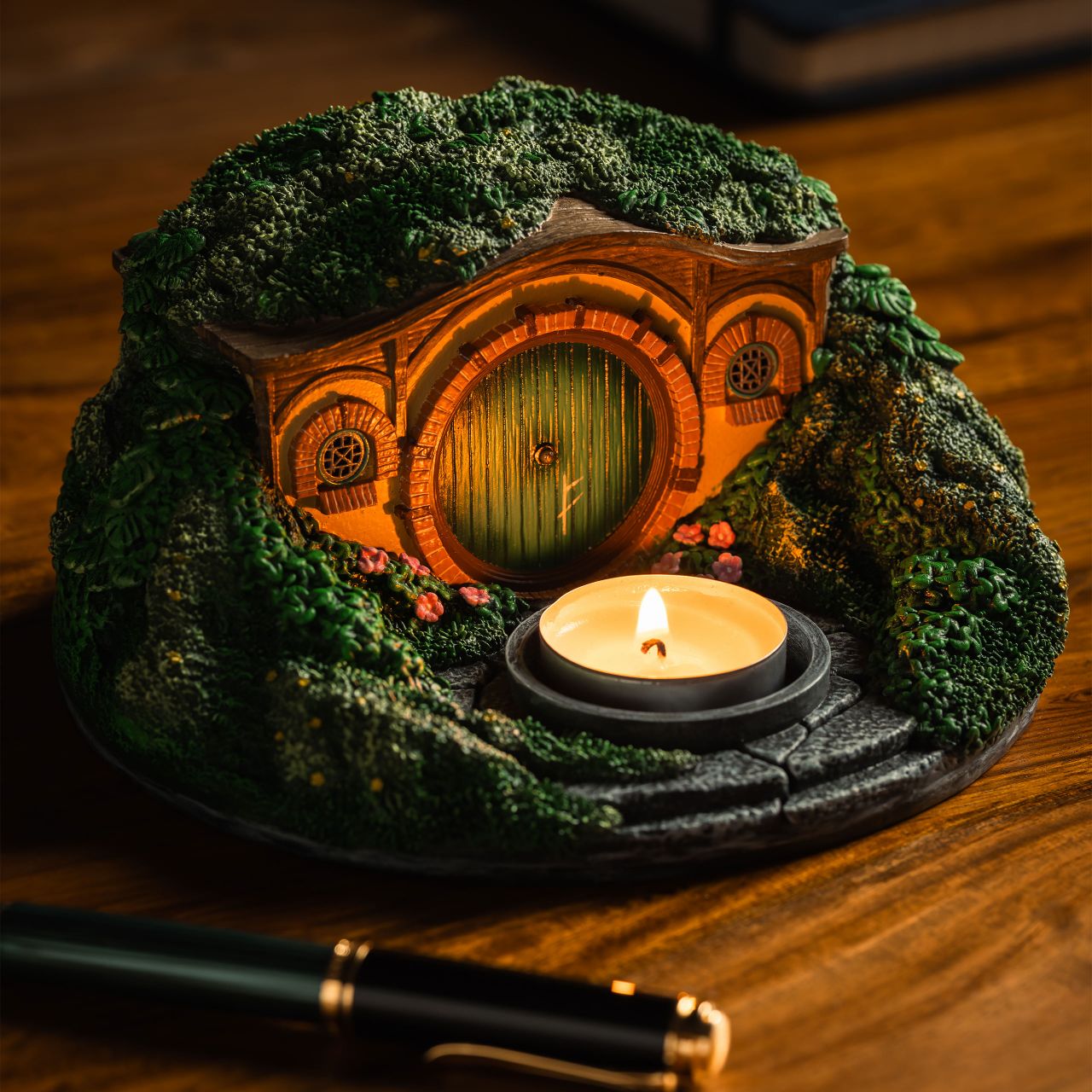 The Lord of the Rings - Hobbit Hole Shire Diorama Tealight Holder ...