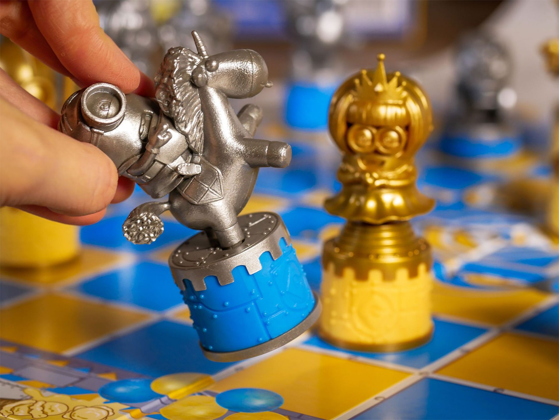 Minions - Medieval Mayhem Chess Game | Elbenwald