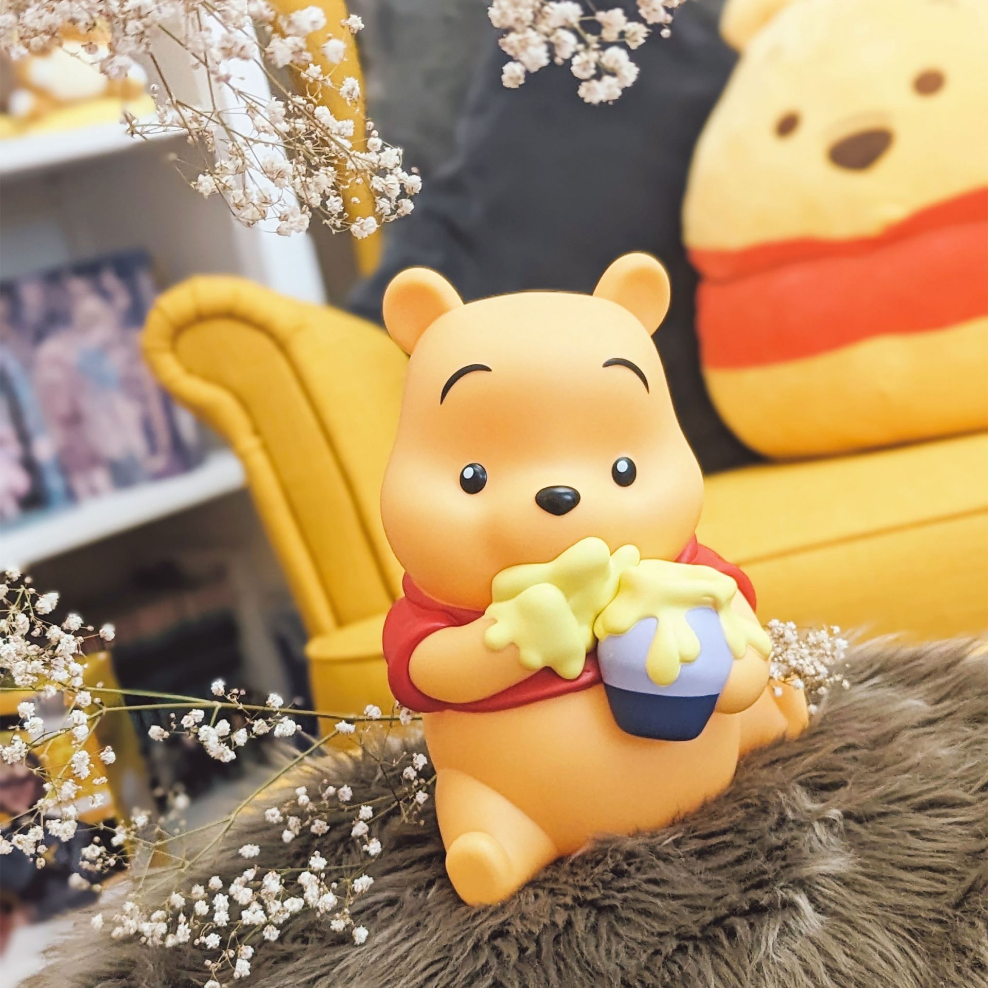 Winnie the Pooh - Winnie with Honey Pot Money Box | Elbenwald