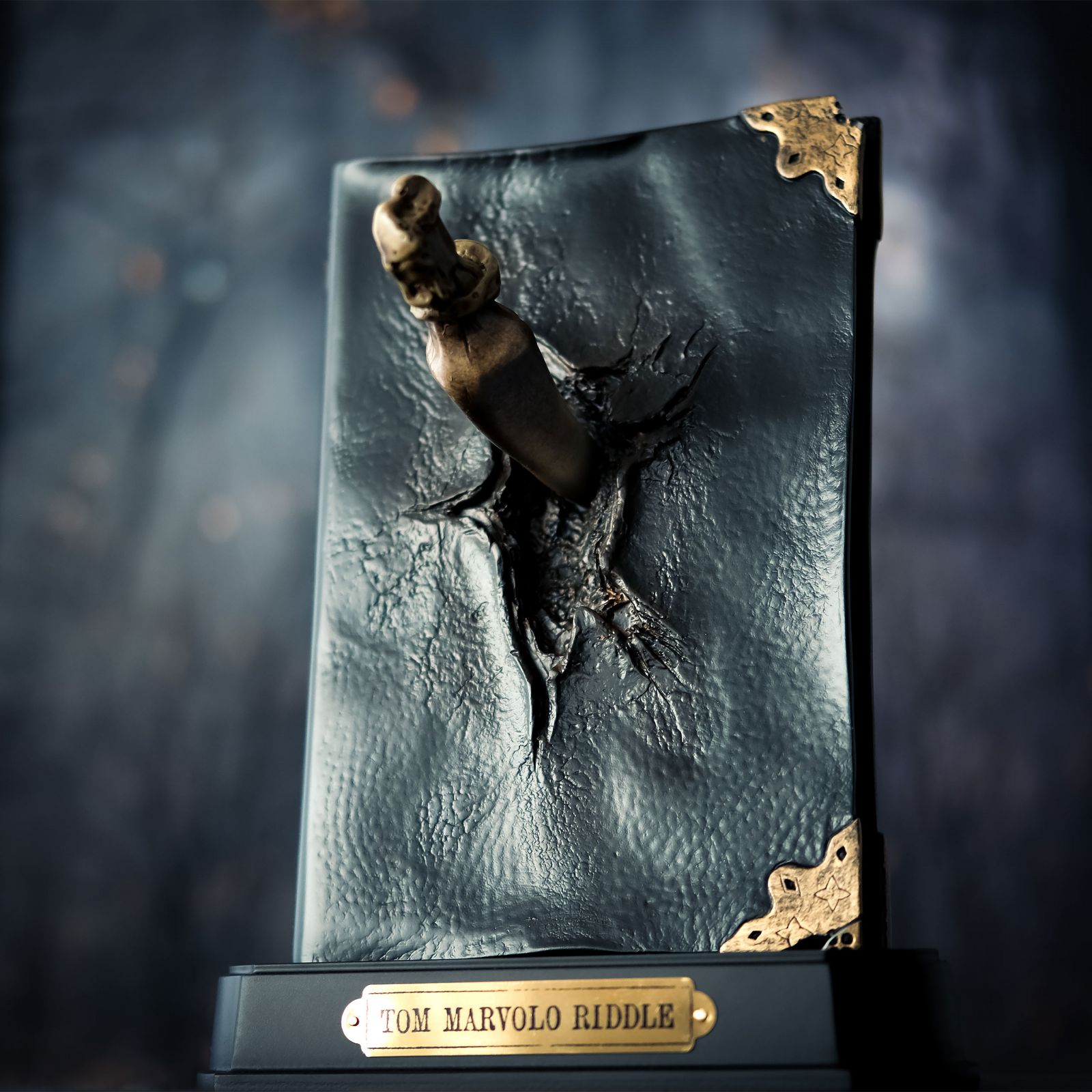 Harry Potter - Riddle Diary Statue with Basilisk Tooth | Elbenwald