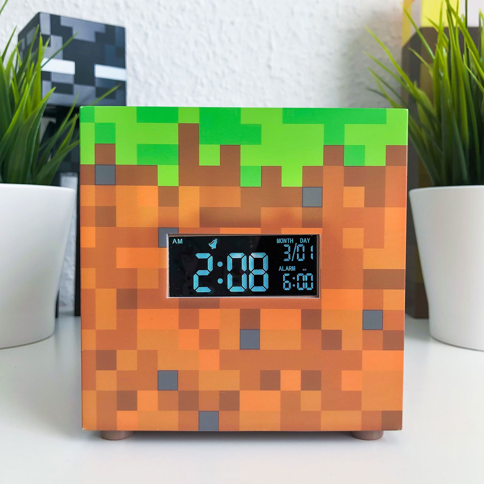 Minecraft - Grass Block Alarm Clock with Light | Elbenwald