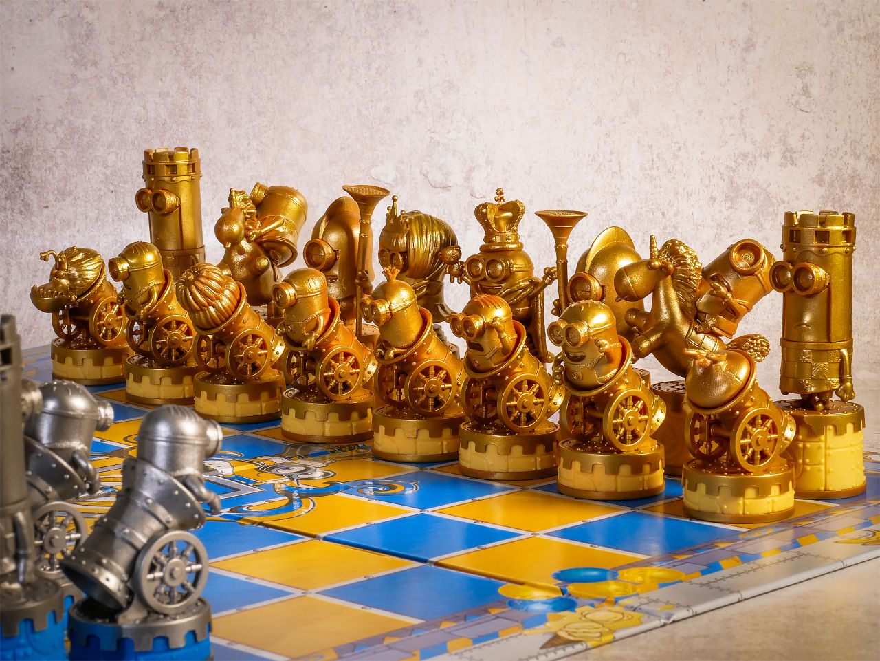 Minions - Medieval Mayhem Chess Game | Elbenwald