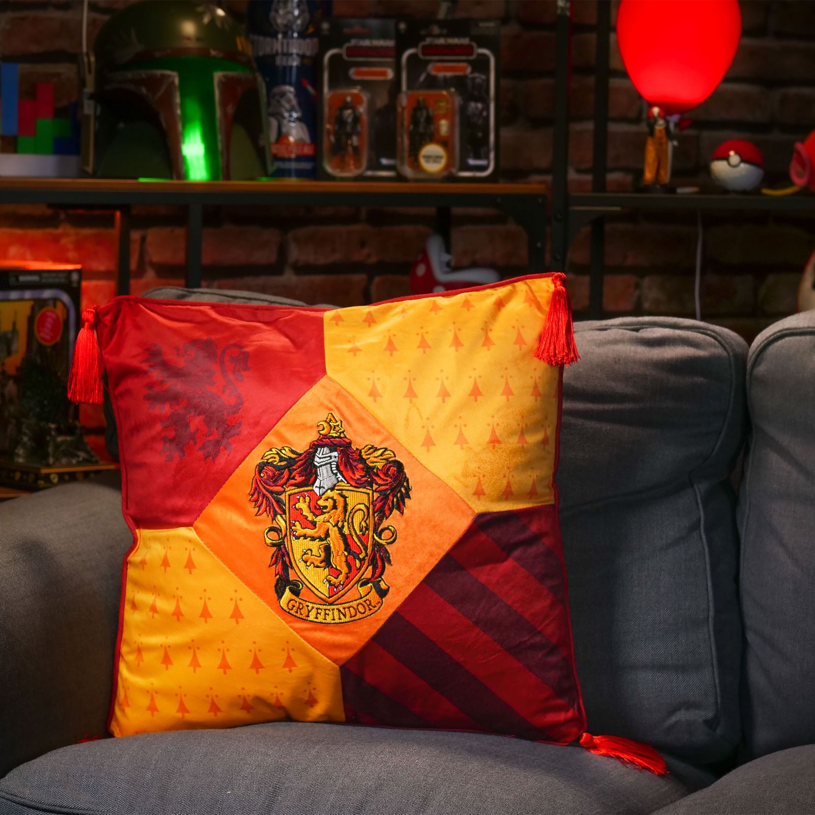 Harry Potter - Gryffindor Deluxe Cushion with Tassels | Elbenwald