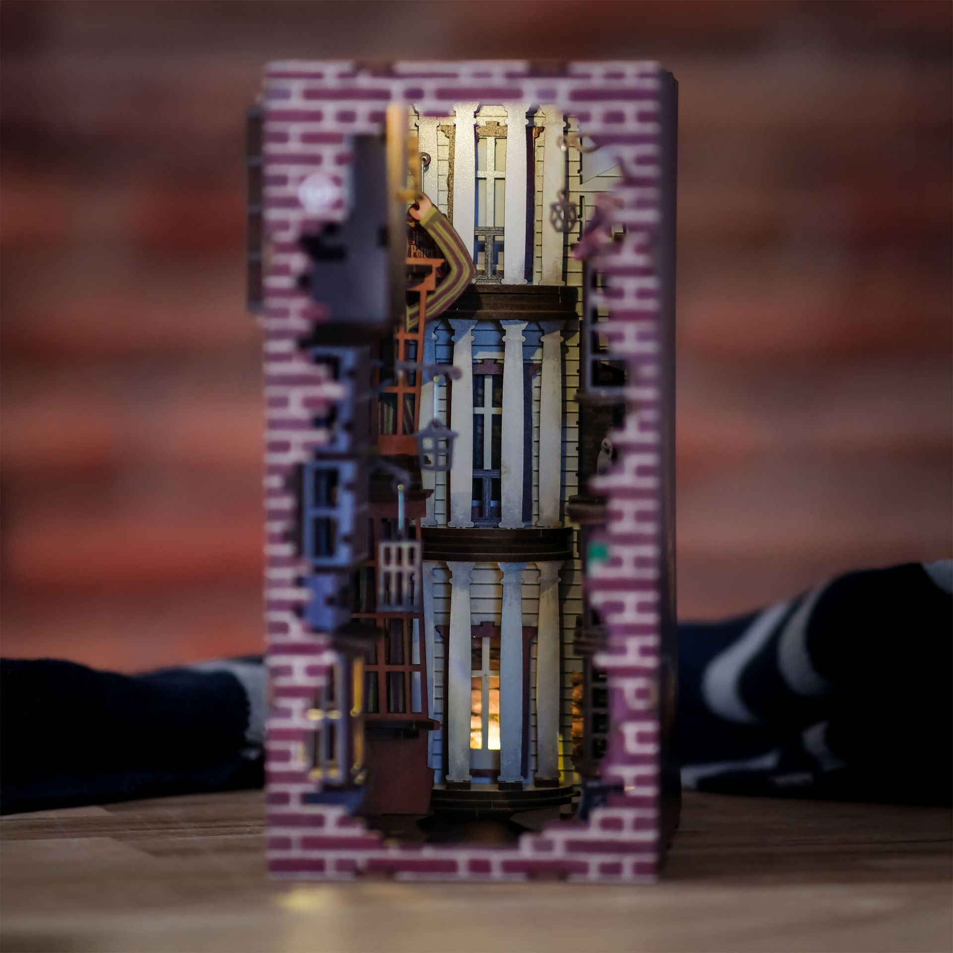 Harry Potter - Winkelgasse Book Nook Modell Bausatz Holz | Elbenwald