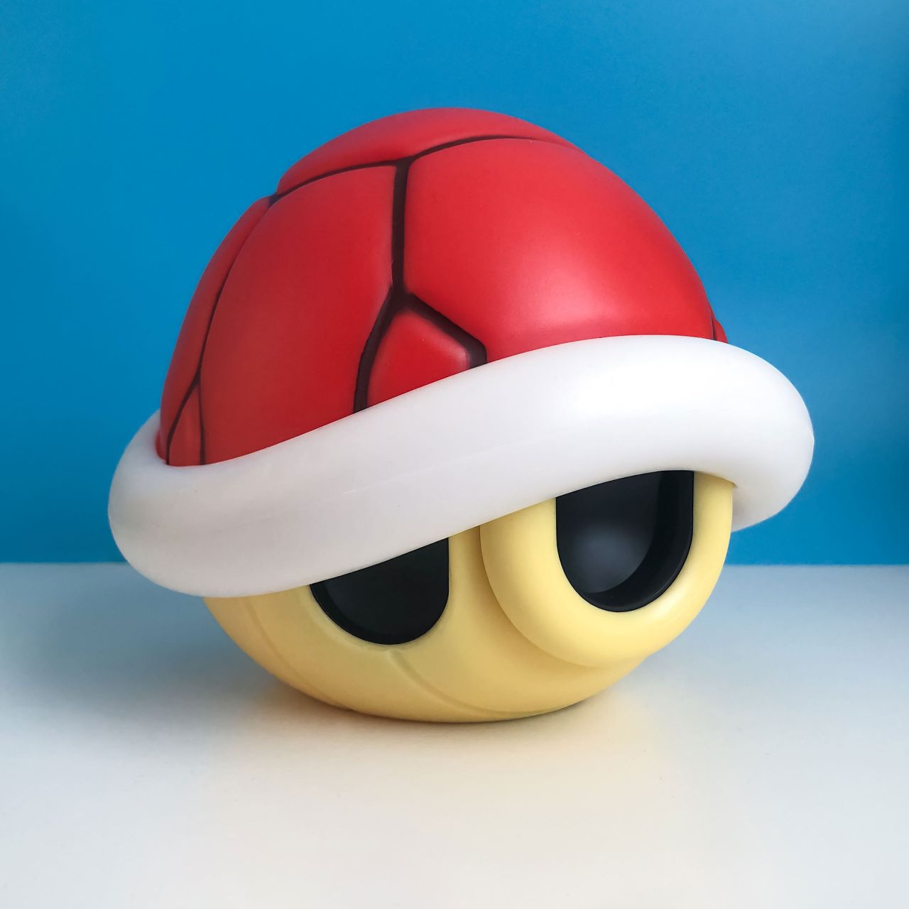 Super Mario - Red Shell Table Lamp with Sound | Elbenwald