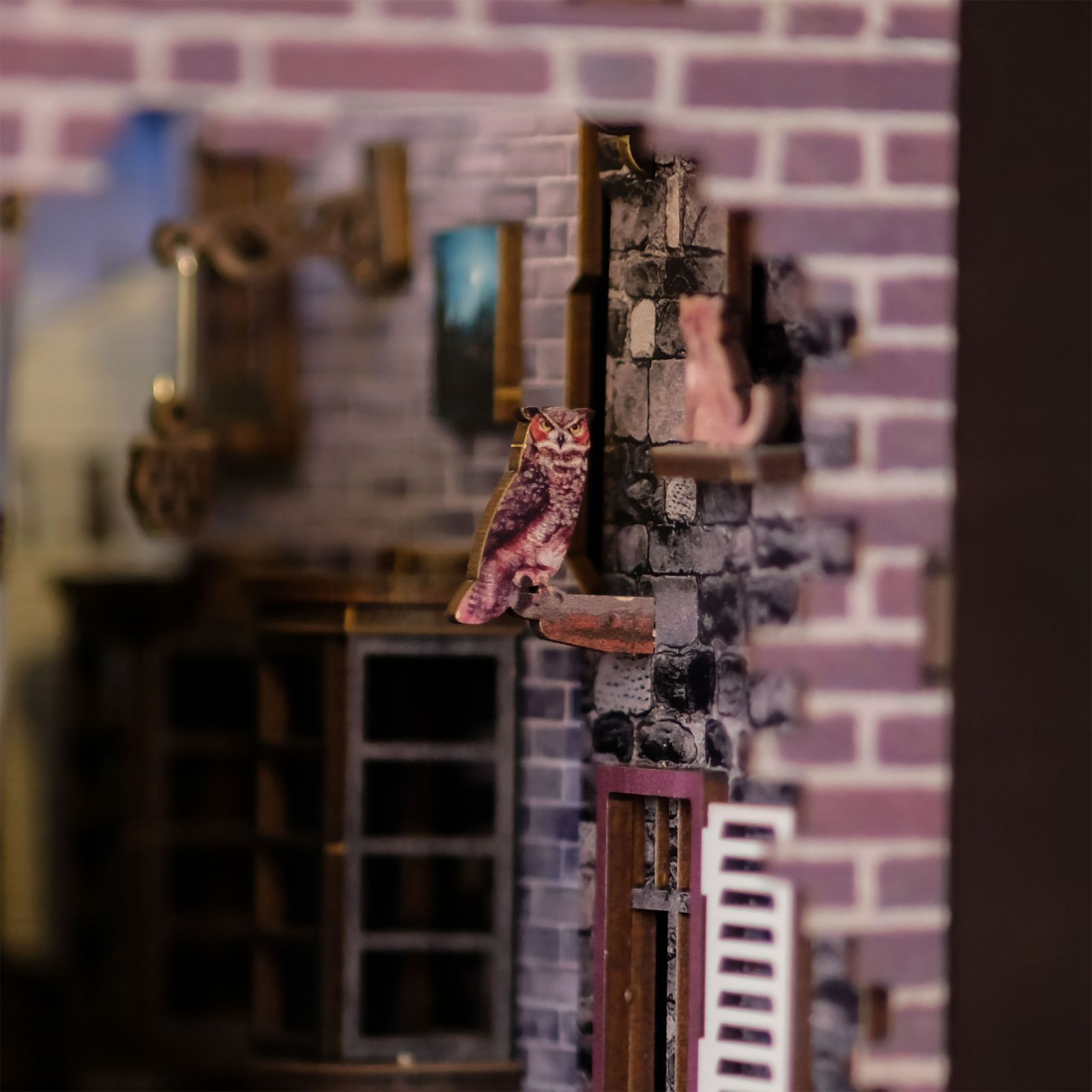 Harry Potter - Diagon Alley Book Nook Model Kit Wood | Elbenwald