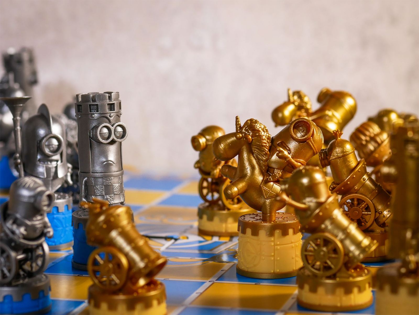 Minions - Medieval Mayhem Chess Game | Elbenwald