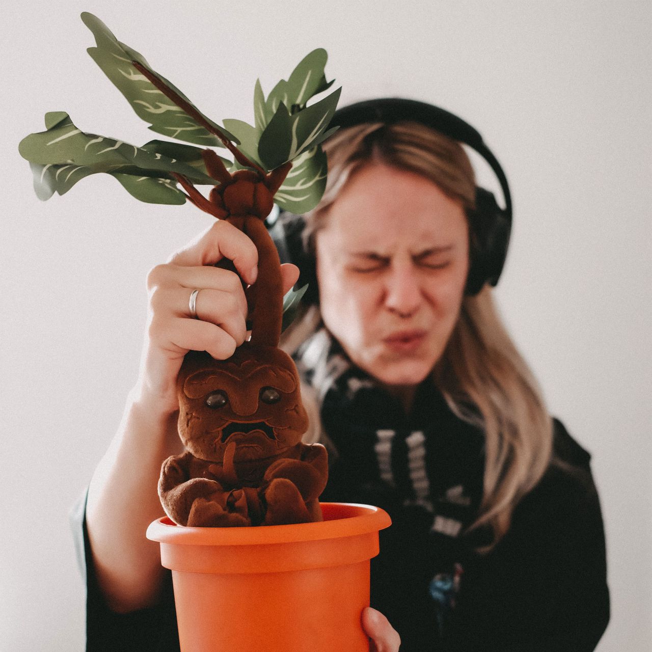 Harry Potter - Mandrake Plush Figure with Sound 35 cm | Elbenwald