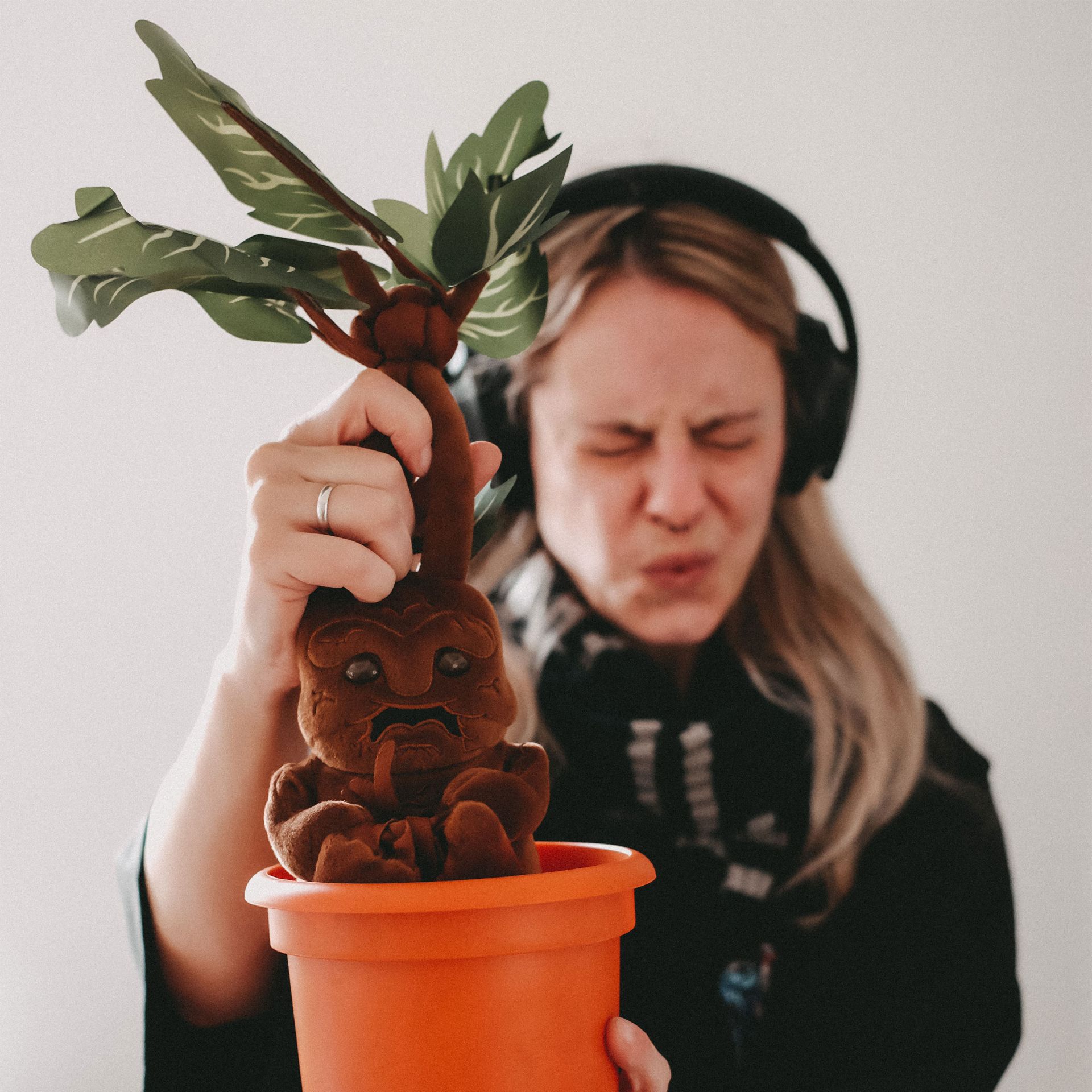 Harry Potter - Mandrake Plush Figure with Sound 35 cm | Elbenwald