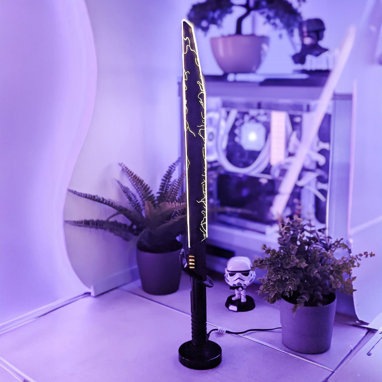 Mandalorian Darksaber Lightsaber Table Lamp - Star Wars | Elbenwald