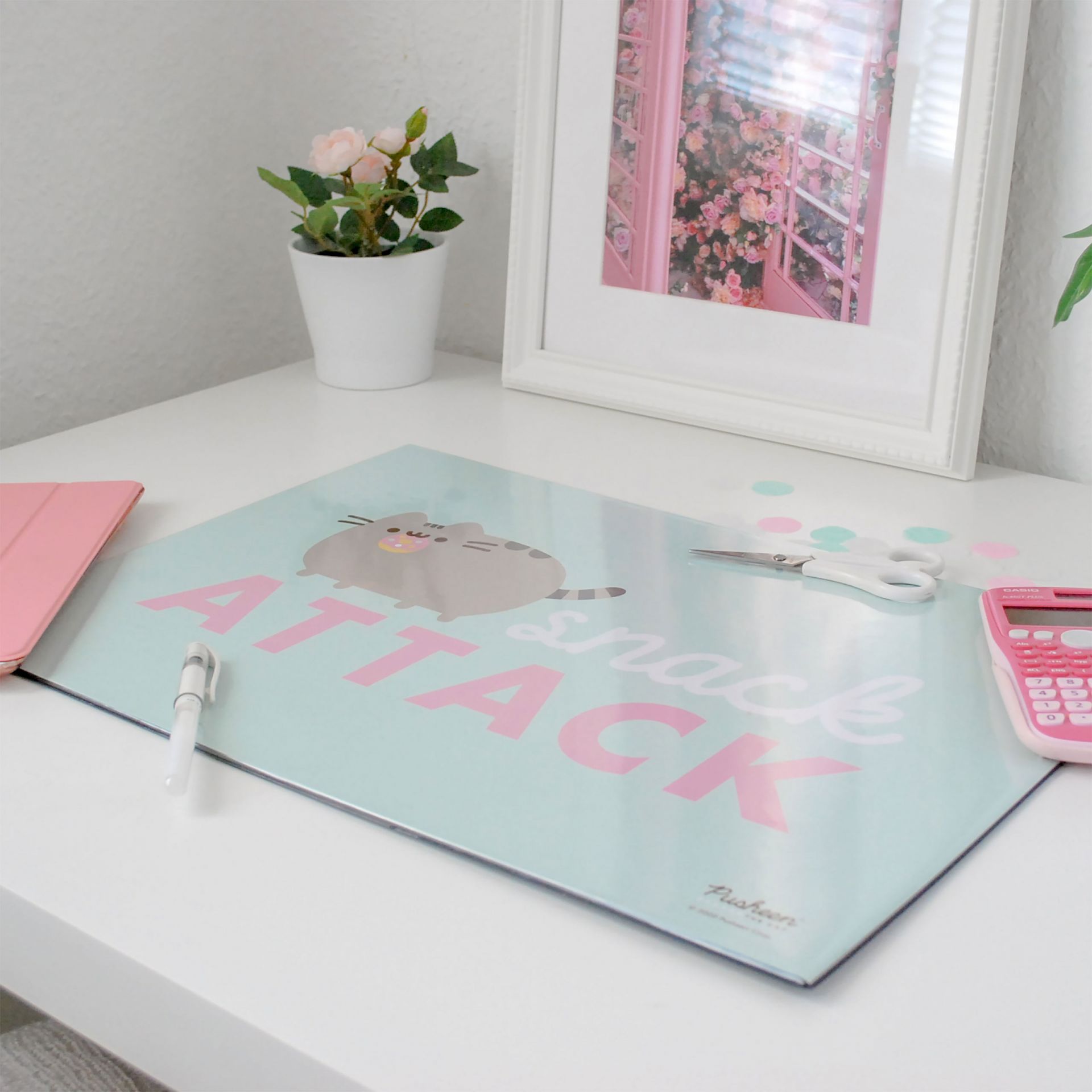 Pusheen - Snack Attack Desk Pad | Elbenwald