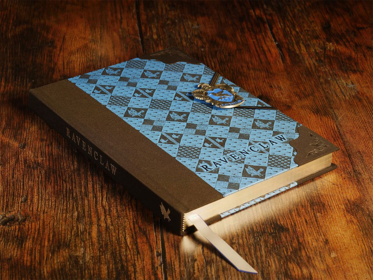 Harry Potter - Ravenclaw Crest Deluxe Notebook | Elbenwald