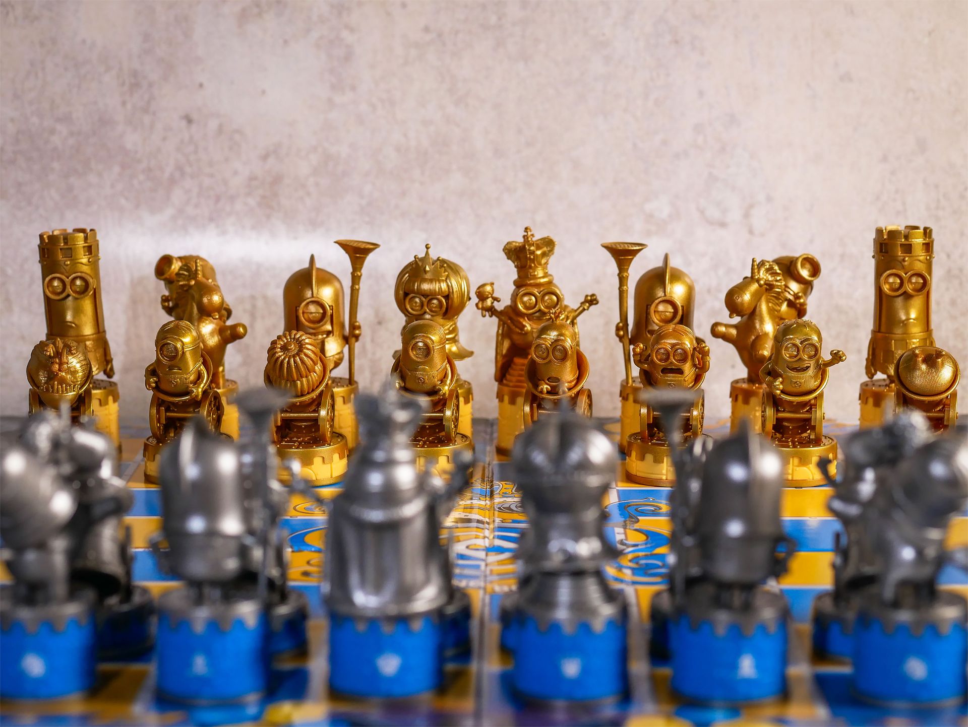 Minions - Medieval Mayhem Chess Game | Elbenwald