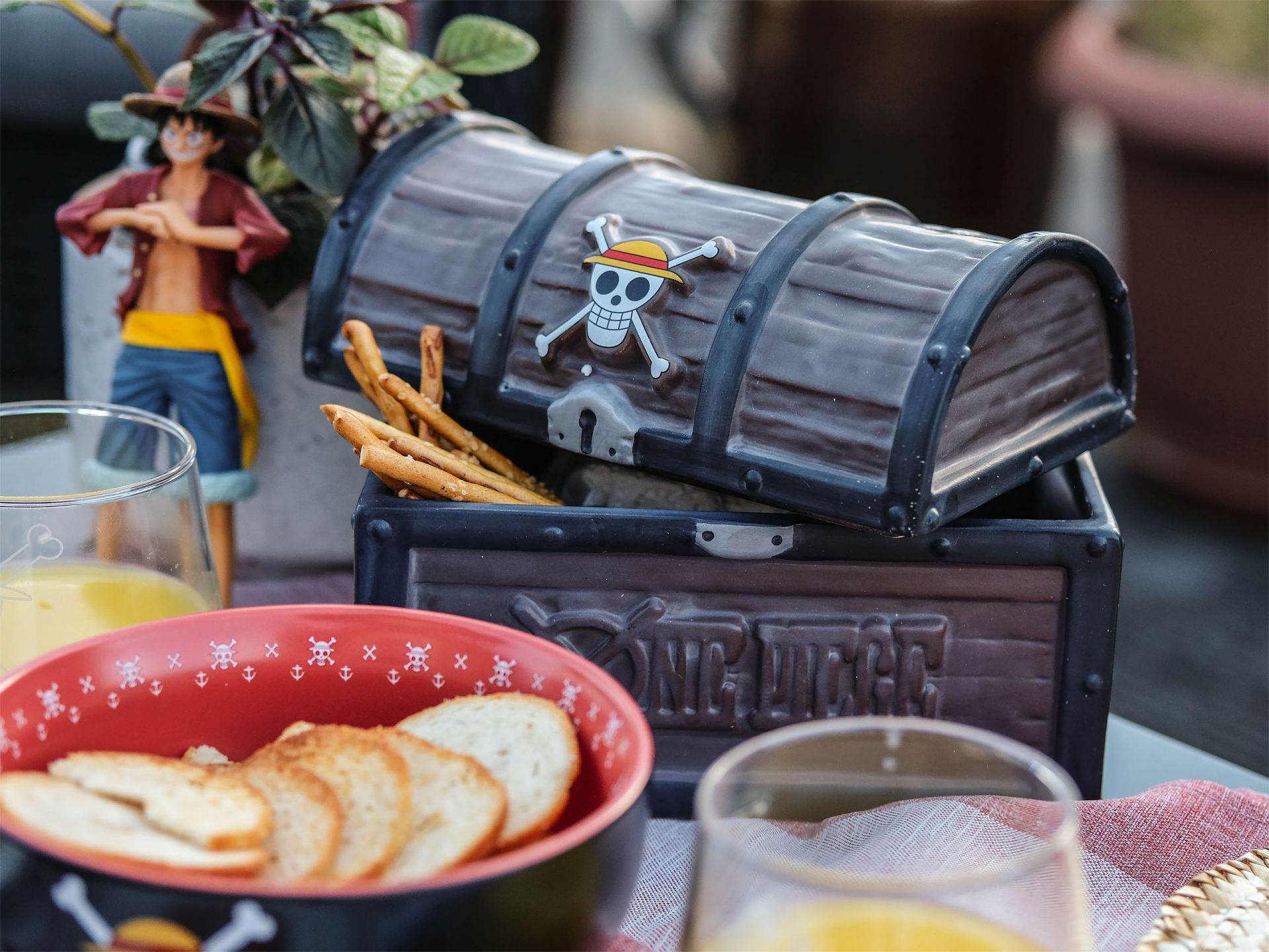 One Piece - Treasure Chest Cookie Jar | Elbenwald