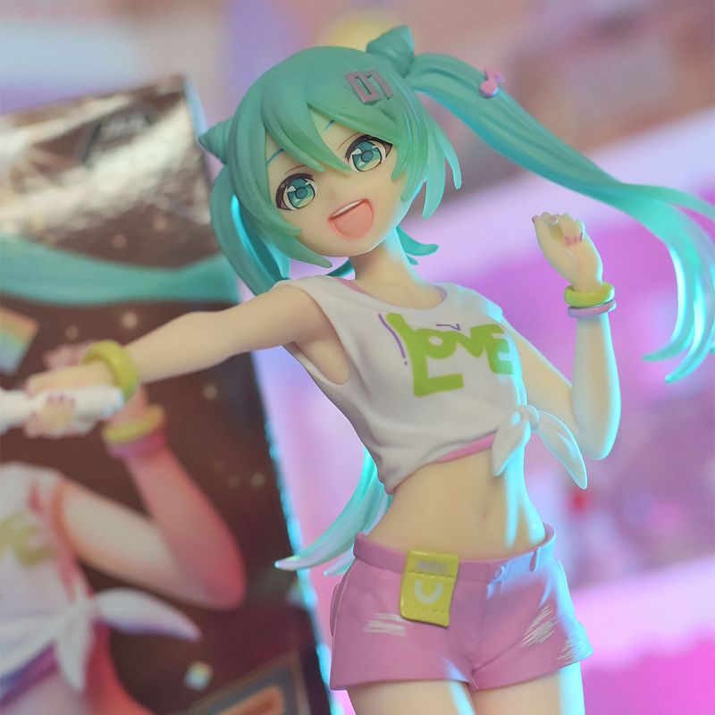 Hatsune Miku Buy fan merchandise | Elbenwald