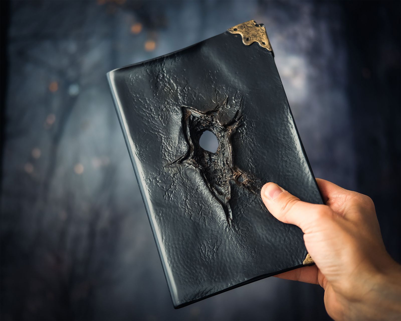 Harry Potter - Riddle Diary Statue with Basilisk Tooth | Elbenwald