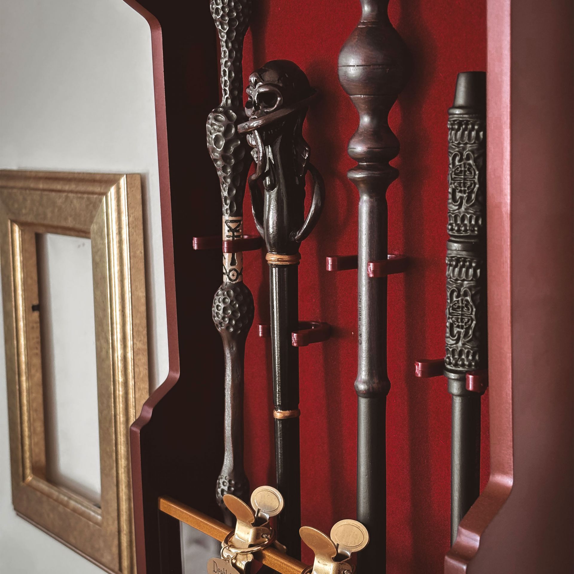 HP Wall Mount for 4 Character Magic Wands | Harry Potter | Elbenwald