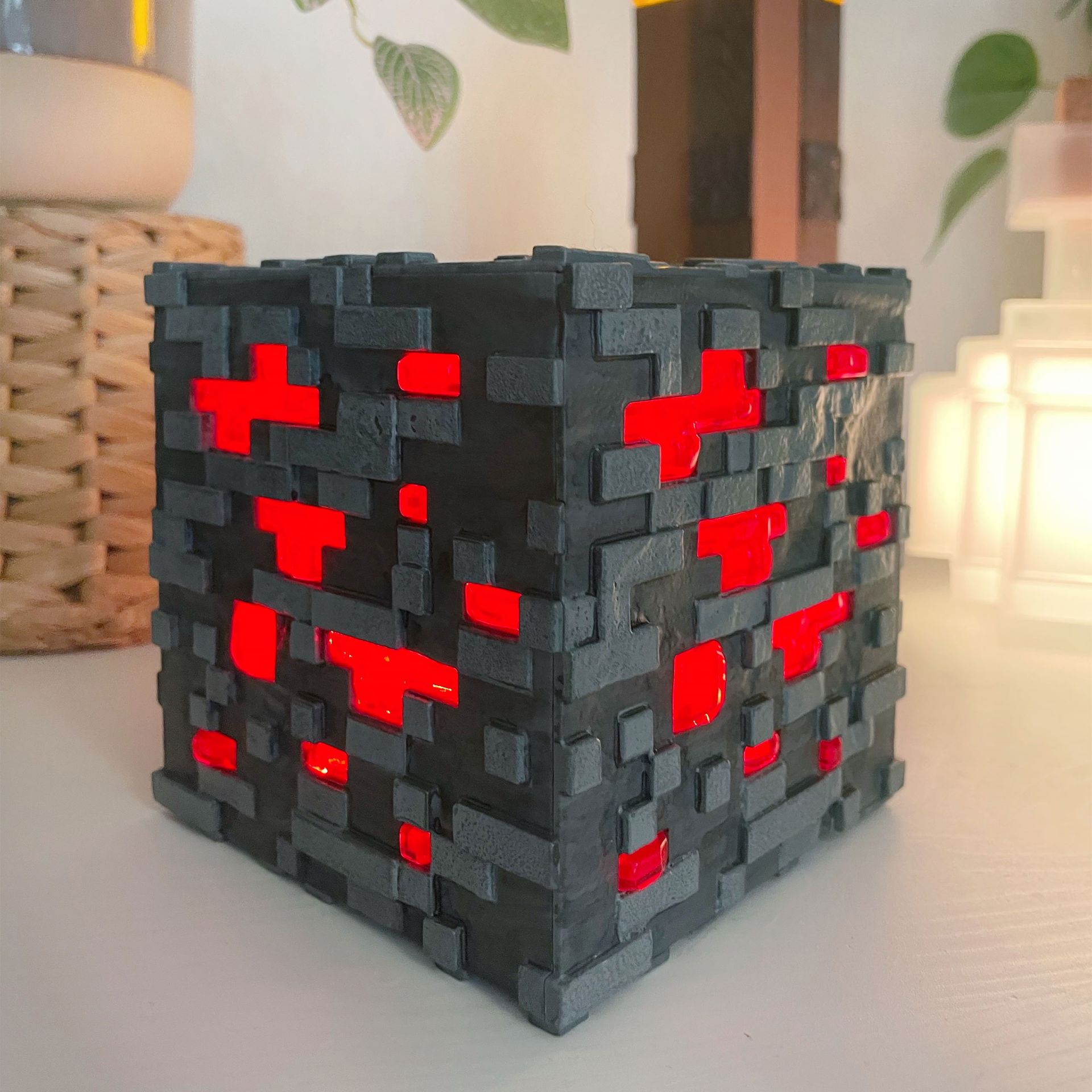 Minecraft - Redstone Table Lamp | Elbenwald