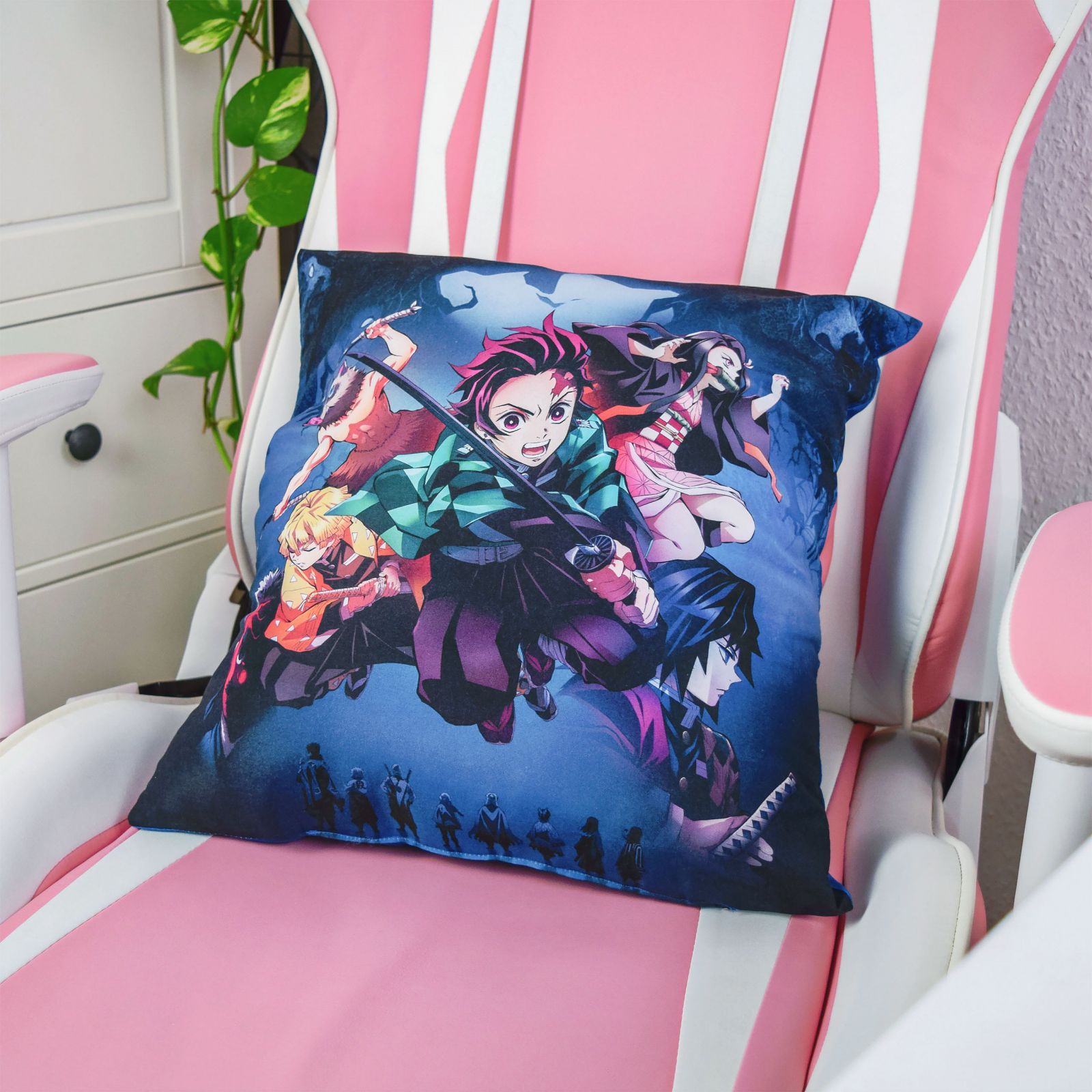 Demon Slayer - Crew Pillow | Elbenwald