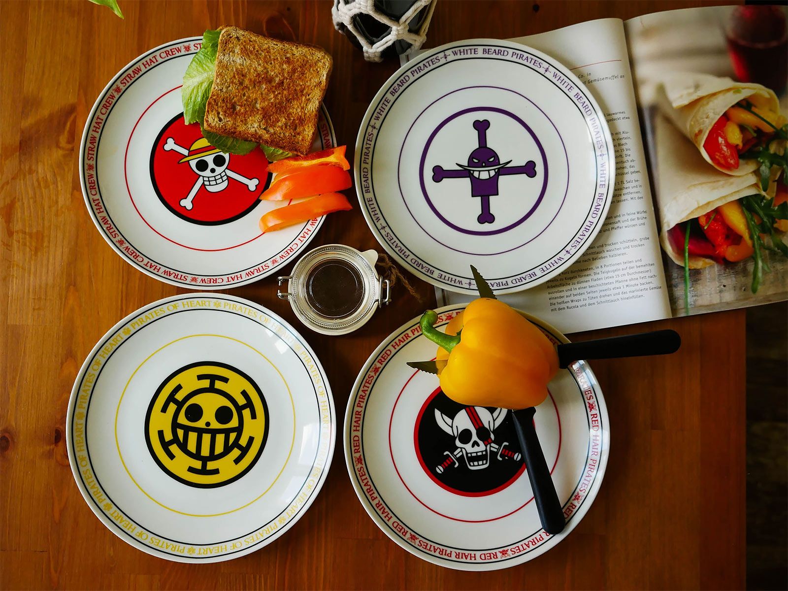 One Piece - Pirate Crews Logos Plate Set | Elbenwald