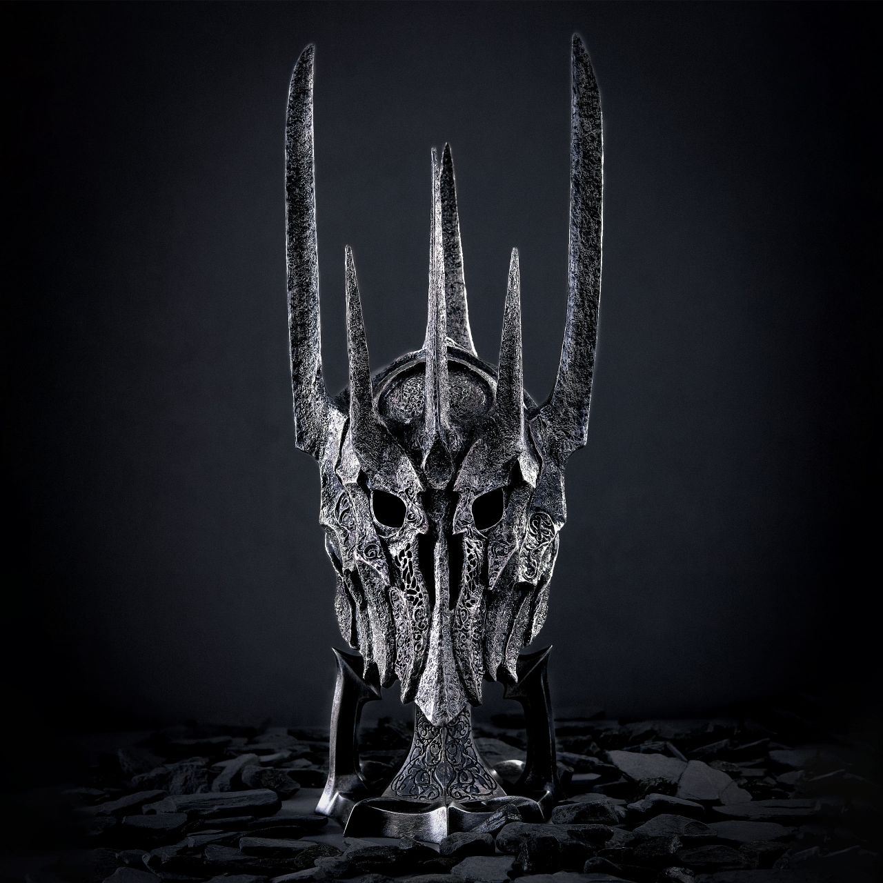 Sauron's Helmet Replica - The Lord of the Rings | Elbenwald