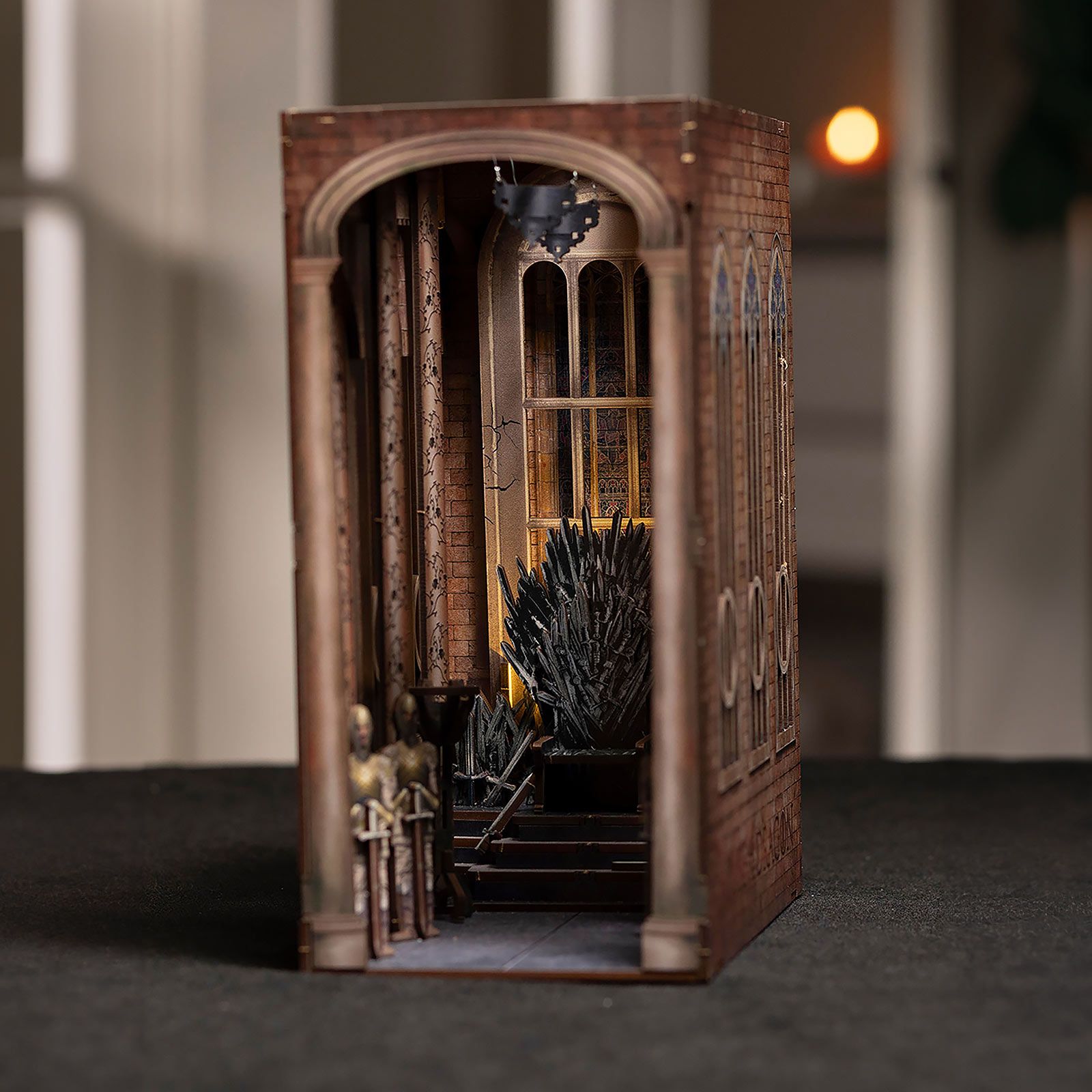 Game of Thrones - Eiserner Thron Book Nook Modell Bausatz Holz | Elbenwald